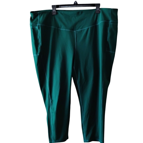 torrid | Pants & Jumpsuits | Torrid Emerald Green Capri Pants Highrise ...